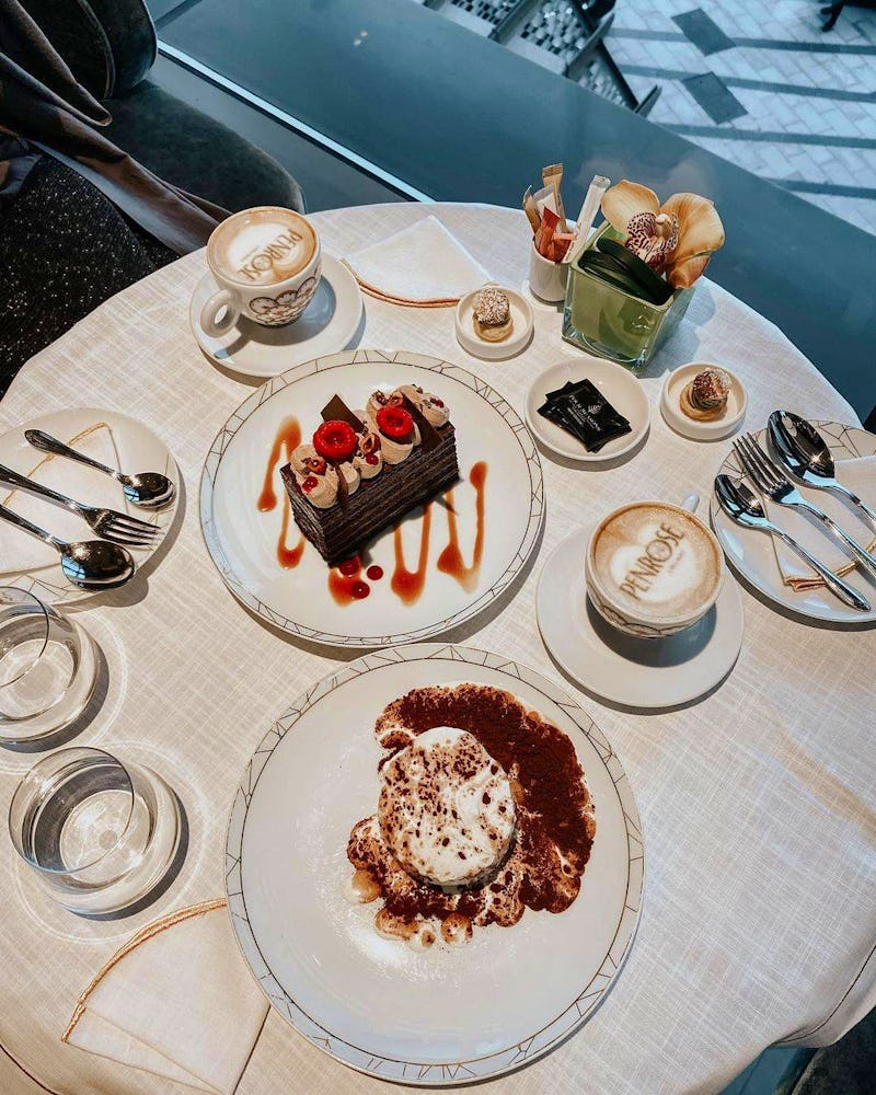 Penrose Lounge, Dubai - Restaurant Review, Menu, Opening Times